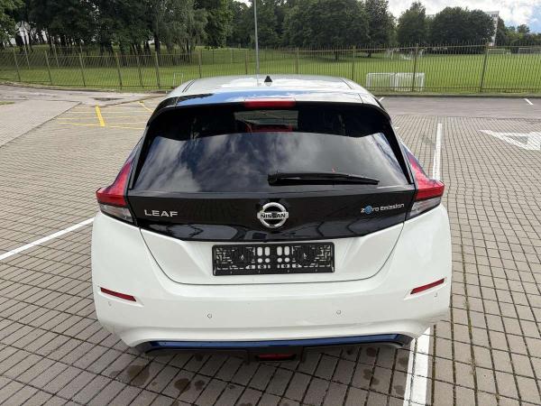 White Nissan Leaf 2020 in Marijampole, with an engine capacity of 0.00 L and mileage of 56 thousand km for 14500 €, photo 10 on AUTOMOTO.COM.LV