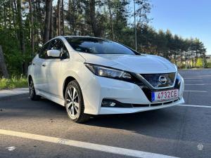 White Nissan Leaf 2020 in Kaunas, with an engine capacity of 0.00 L and mileage of 41 thousand km for 12999 €, photo  on AUTOMOTO.COM.LV
