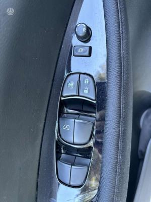 Balts Nissan Leaf 2020 Kauņa, ar dzinēja tilpumu 0.00 L un nobraukumu 41 tūkst. km par 12999 €, foto 20 vietnē AUTOMOTO.COM.LV
