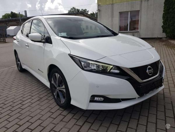 Balts Nissan Leaf 2020 Šauļi, ar dzinēja tilpumu 0.00 L un nobraukumu 69 tūkst. km par 12700 €, foto 1 vietnē AUTOMOTO.COM.LV