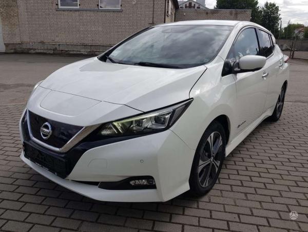 Balts Nissan Leaf 2020 Šauļi, ar dzinēja tilpumu 0.00 L un nobraukumu 69 tūkst. km par 12700 €, foto 3 vietnē AUTOMOTO.COM.LV