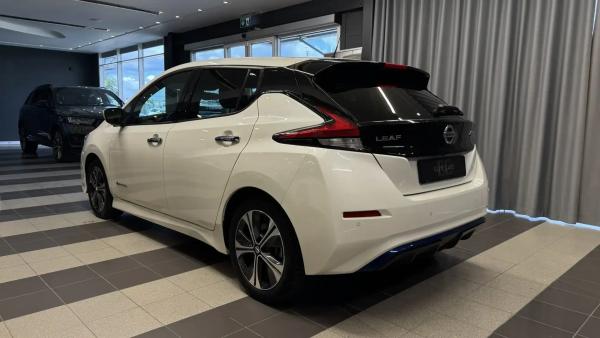 Balts Nissan Leaf 2020 Mārupe, ar dzinēja tilpumu 0.00 L un nobraukumu 71 tūkst. km par 15990 €, foto 4 vietnē AUTOMOTO.COM.LV