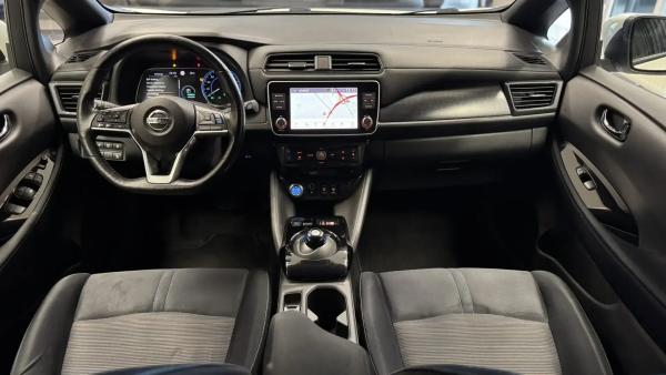 Balts Nissan Leaf 2020 Mārupe, ar dzinēja tilpumu 0.00 L un nobraukumu 71 tūkst. km par 15990 €, foto 8 vietnē AUTOMOTO.COM.LV