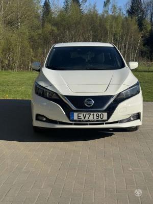 Balts Nissan Leaf 2020 Plungė, ar dzinēja tilpumu 0.00 L un nobraukumu 92 tūkst. km par 10500 €, foto 4 vietnē AUTOMOTO.COM.LV
