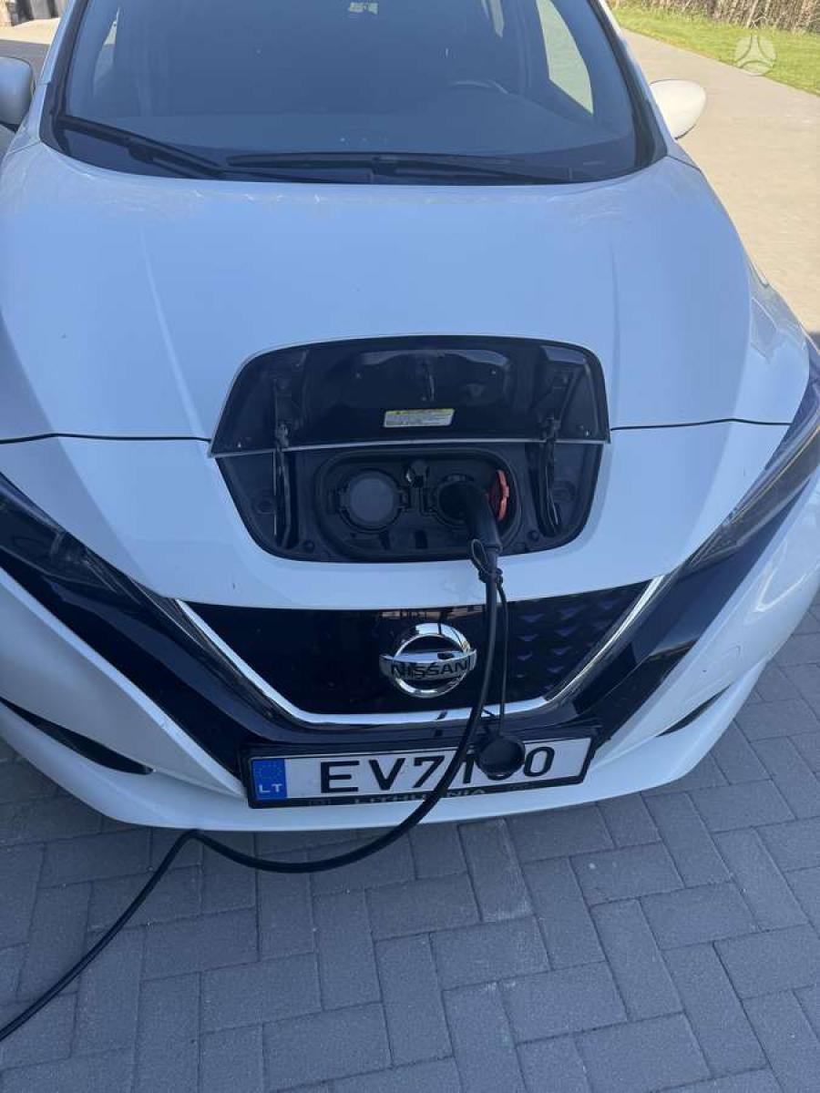 Balts Nissan Leaf 2020 Plungė, ar dzinēja tilpumu 0.00 L un nobraukumu 92 tūkst. km par 10500 €, foto 5 vietnē AUTOMOTO.COM.LV