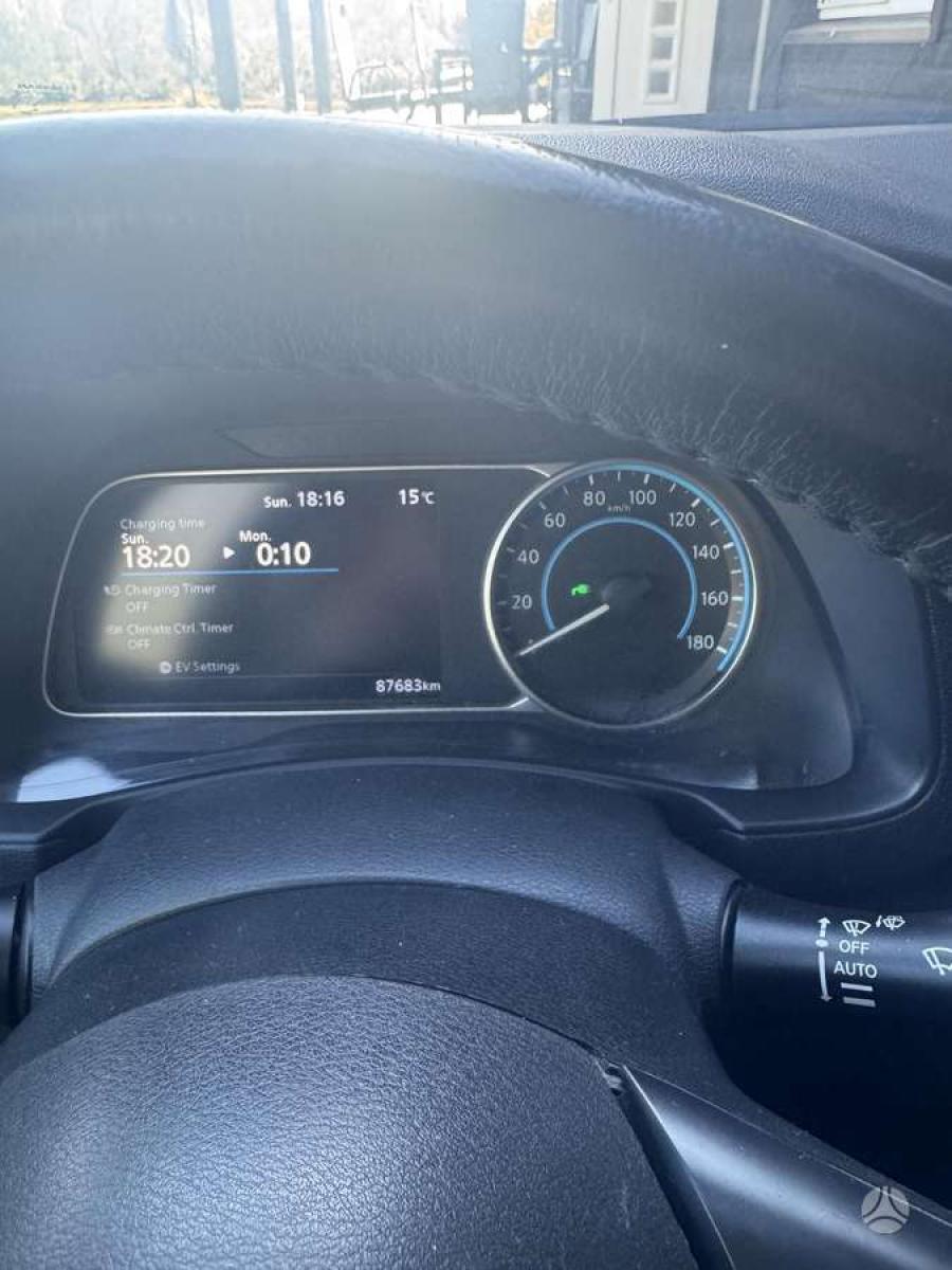 Balts Nissan Leaf 2020 Plungė, ar dzinēja tilpumu 0.00 L un nobraukumu 92 tūkst. km par 10500 €, foto 8 vietnē AUTOMOTO.COM.LV