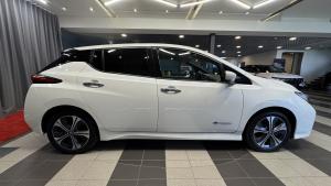 Balts Nissan Leaf 2020 Rīga, ar dzinēja tilpumu 0.00 L un nobraukumu 71 tūkst. km par 15990 €, foto 4 vietnē AUTOMOTO.COM.LV
