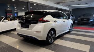 Balts Nissan Leaf 2020 Rīga, ar dzinēja tilpumu 0.00 L un nobraukumu 71 tūkst. km par 15990 €, foto 5 vietnē AUTOMOTO.COM.LV