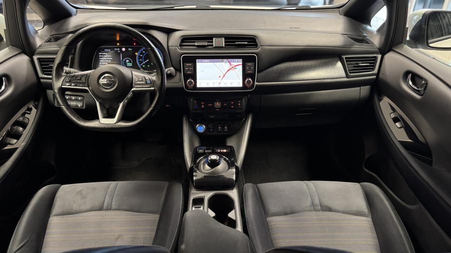 Balts Nissan Leaf 2020 Rīga, ar dzinēja tilpumu 0.00 L un nobraukumu 71 tūkst. km par 15990 €, foto 11 vietnē AUTOMOTO.COM.LV
