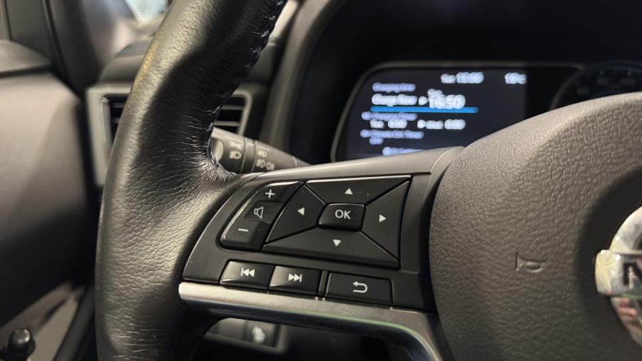Balts Nissan Leaf 2020 Rīga, ar dzinēja tilpumu 0.00 L un nobraukumu 71 tūkst. km par 15990 €, foto 13 vietnē AUTOMOTO.COM.LV