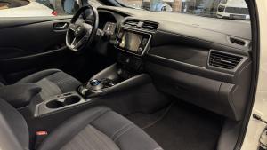Balts Nissan Leaf 2020 Rīga, ar dzinēja tilpumu 0.00 L un nobraukumu 71 tūkst. km par 15990 €, foto 18 vietnē AUTOMOTO.COM.LV