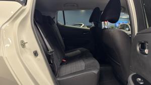 Balts Nissan Leaf 2020 Rīga, ar dzinēja tilpumu 0.00 L un nobraukumu 71 tūkst. km par 15990 €, foto 19 vietnē AUTOMOTO.COM.LV