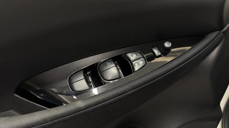 Balts Nissan Leaf 2020 Rīga, ar dzinēja tilpumu 0.00 L un nobraukumu 71 tūkst. km par 15990 €, foto 21 vietnē AUTOMOTO.COM.LV