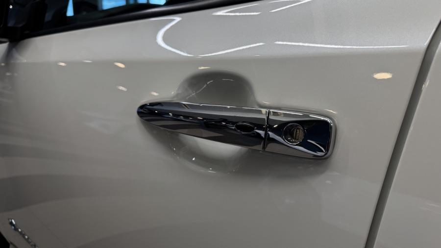 Balts Nissan Leaf 2020 Rīga, ar dzinēja tilpumu 0.00 L un nobraukumu 71 tūkst. km par 15990 €, foto 22 vietnē AUTOMOTO.COM.LV