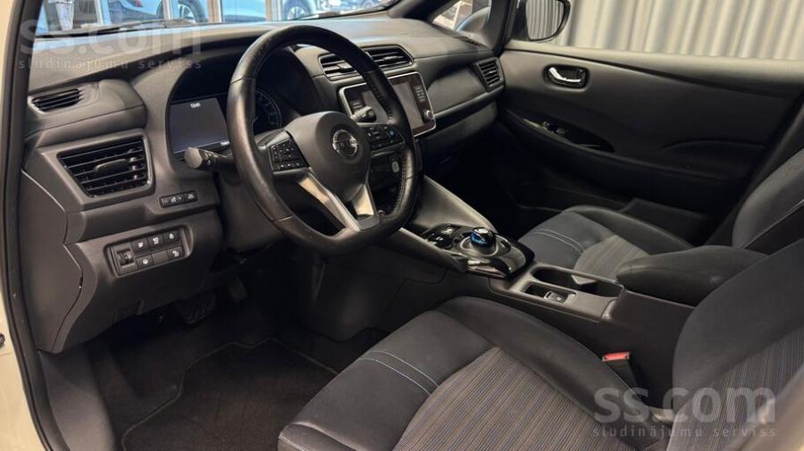 Balts Nissan Leaf 2020 Rīga, ar dzinēja tilpumu 0.00 L un nobraukumu 71 tūkst. km par 14990 €, foto 9 vietnē AUTOMOTO.COM.LV