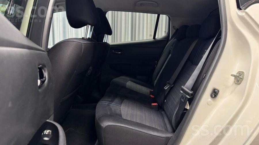 Balts Nissan Leaf 2020 Rīga, ar dzinēja tilpumu 0.00 L un nobraukumu 71 tūkst. km par 14990 €, foto 18 vietnē AUTOMOTO.COM.LV