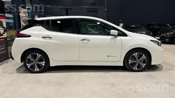 Nissan Leaf 2020 in Riga on AUTOMOTO.COM.LV White Nissan Leaf 2020 in Riga, with an engine capacity of 0.00 L and mileage of 71 thousand km for 14990 €, photo 8 on AUTOMOTO.COM.LV