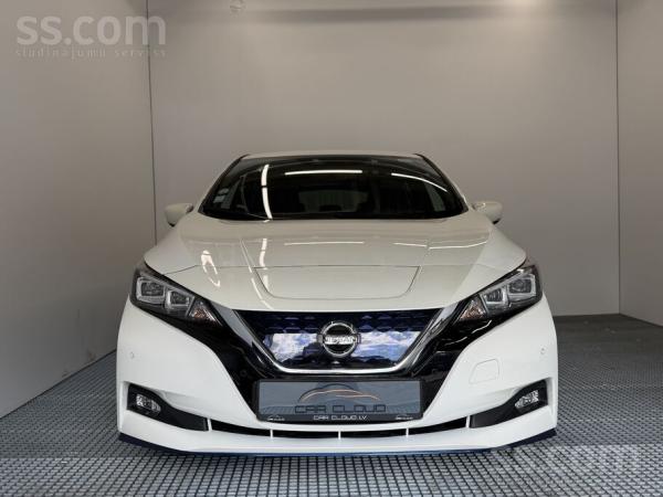 Balts Nissan Leaf 2020 Rīga, ar dzinēja tilpumu 0.00 L un nobraukumu 57 tūkst. km par 16990 €, foto 2 vietnē AUTOMOTO.COM.LV