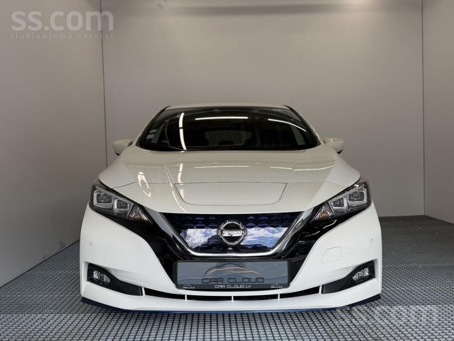 Balts Nissan Leaf 2020 Rīga, ar dzinēja tilpumu 0.00 L un nobraukumu 57 tūkst. km par 16990 €, foto 3 vietnē AUTOMOTO.COM.LV