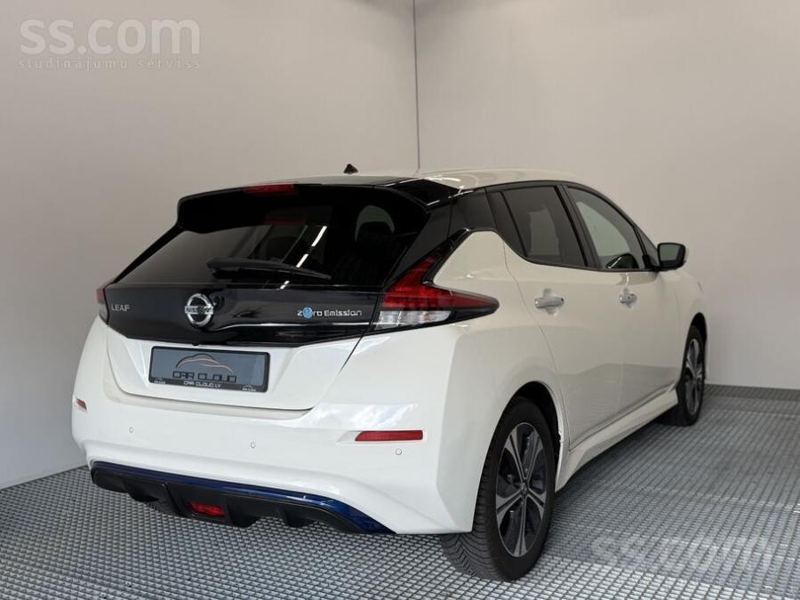 Balts Nissan Leaf 2020 Rīga, ar dzinēja tilpumu 0.00 L un nobraukumu 57 tūkst. km par 16990 €, foto 7 vietnē AUTOMOTO.COM.LV