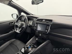 Balts Nissan Leaf 2020 Rīga, ar dzinēja tilpumu 0.00 L un nobraukumu 57 tūkst. km par 16990 €, foto 10 vietnē AUTOMOTO.COM.LV