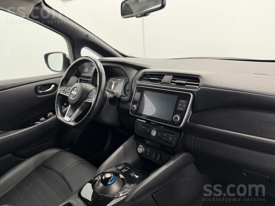Balts Nissan Leaf 2020 Rīga, ar dzinēja tilpumu 0.00 L un nobraukumu 57 tūkst. km par 16990 €, foto 10 vietnē AUTOMOTO.COM.LV