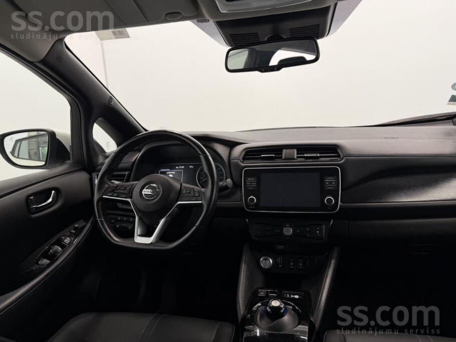 Balts Nissan Leaf 2020 Rīga, ar dzinēja tilpumu 0.00 L un nobraukumu 57 tūkst. km par 16990 €, foto 12 vietnē AUTOMOTO.COM.LV