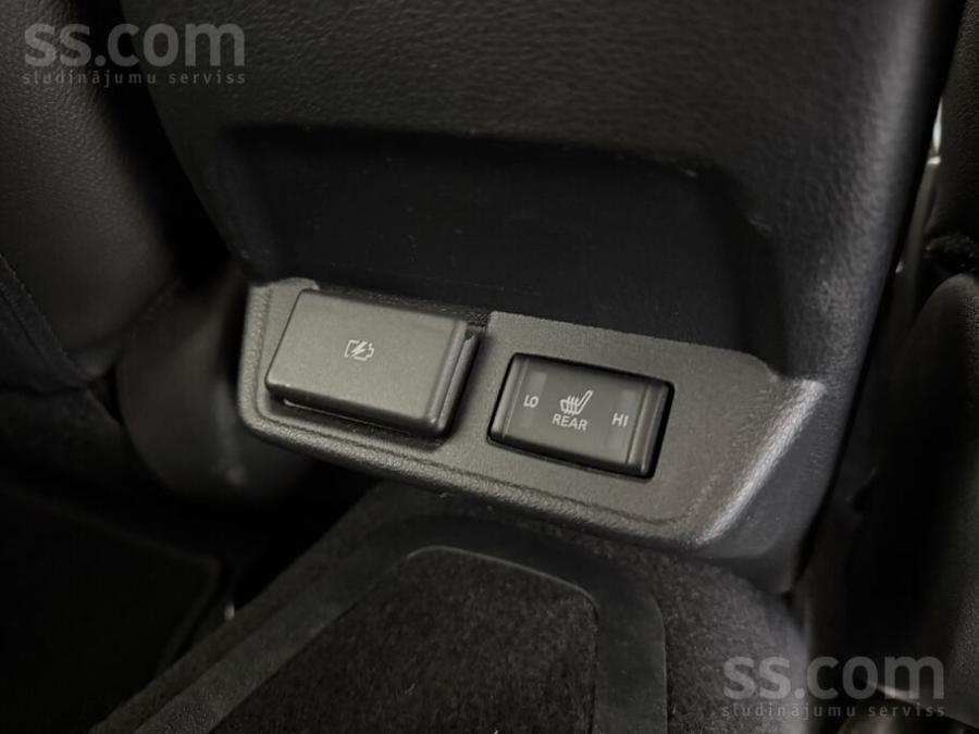 Balts Nissan Leaf 2020 Rīga, ar dzinēja tilpumu 0.00 L un nobraukumu 57 tūkst. km par 16990 €, foto 21 vietnē AUTOMOTO.COM.LV