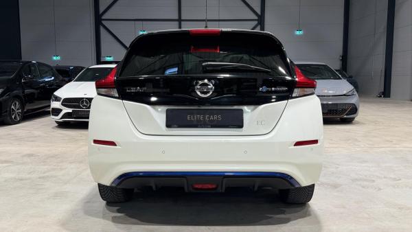 Nissan Leaf 2020 in Riga on AUTOMOTO.COM.LV White Nissan Leaf 2020 in Riga, with an engine capacity of 0.00 L and mileage of 71 thousand km for 14990 €, photo 5 on AUTOMOTO.COM.LV