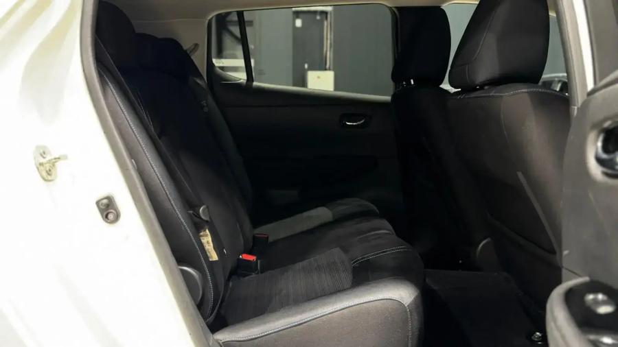 Balts Nissan Leaf 2020 Mārupe, ar dzinēja tilpumu 0.00 L un nobraukumu 71 tūkst. km par 14990 €, foto 9 vietnē AUTOMOTO.COM.LV