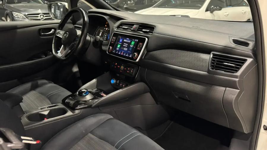 Balts Nissan Leaf 2020 Mārupe, ar dzinēja tilpumu 0.00 L un nobraukumu 71 tūkst. km par 14990 €, foto 10 vietnē AUTOMOTO.COM.LV