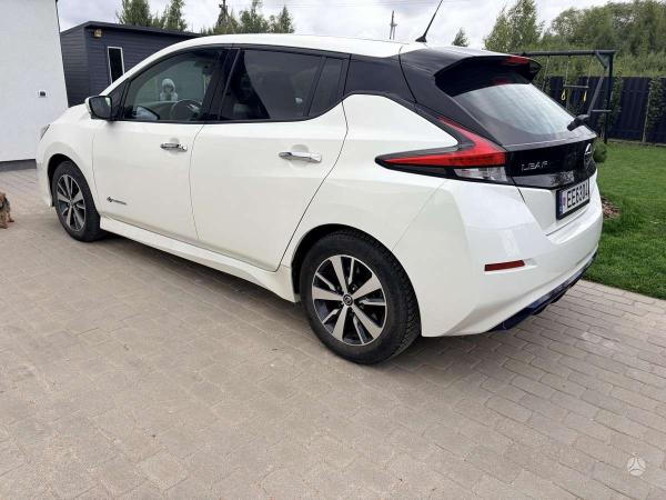 Ниссан Лиф 2020 в Паланга на AUTOMOTO.COM.LV Белый Ниссан Лиф 2020 в Паланга, объемом двигателя 0.00 л и пробегом 35 тыс. км за 13000 €, фото 7 на AUTOMOTO.COM.LV