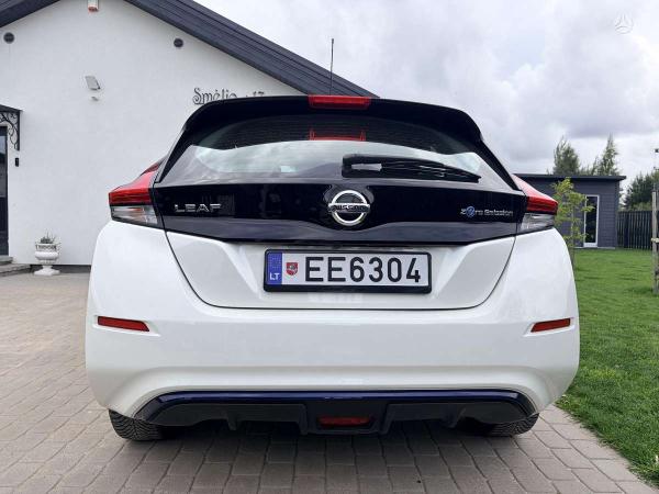 Ниссан Лиф 2020 в Паланга на AUTOMOTO.COM.LV Белый Ниссан Лиф 2020 в Паланга, объемом двигателя 0.00 л и пробегом 35 тыс. км за 13000 €, фото 9 на AUTOMOTO.COM.LV