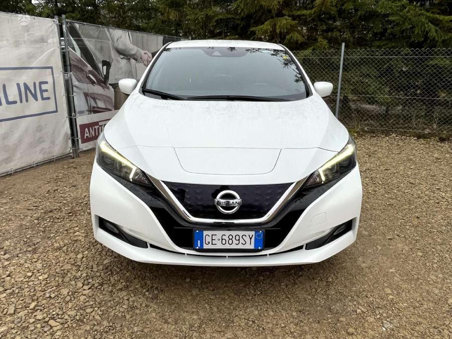Balts Nissan Leaf 2021 Kauņa, ar dzinēja tilpumu 0.00 L un nobraukumu 13 tūkst. km par 11990 €, foto 1 vietnē AUTOMOTO.COM.LV