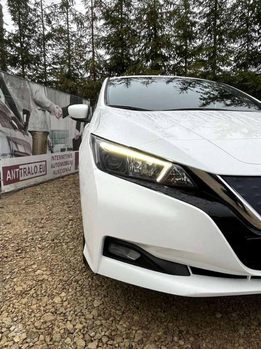Balts Nissan Leaf 2021 Kauņa, ar dzinēja tilpumu 0.00 L un nobraukumu 13 tūkst. km par 11990 €, foto 4 vietnē AUTOMOTO.COM.LV