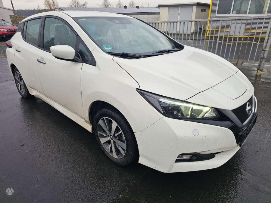 Balts Nissan Leaf 2021 Marijampole, ar dzinēja tilpumu 0.00 L un nobraukumu 53 tūkst. km par 9900 €, foto 4 vietnē AUTOMOTO.COM.LV