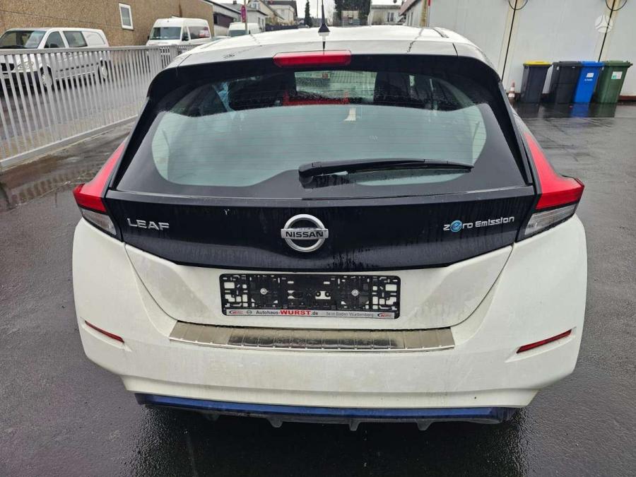 Balts Nissan Leaf 2021 Marijampole, ar dzinēja tilpumu 0.00 L un nobraukumu 53 tūkst. km par 9900 €, foto 6 vietnē AUTOMOTO.COM.LV