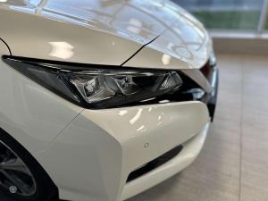 White Nissan Leaf 2021 in Klaipeda, with an engine capacity of 0.00 L and mileage of 91 thousand km for 16900 €, photo 5 on AUTOMOTO.COM.LV