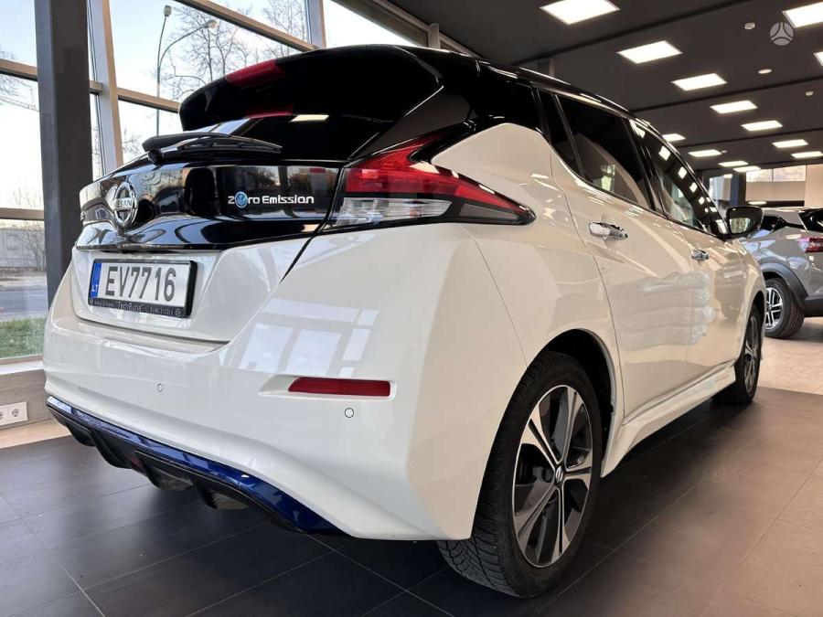 White Nissan Leaf 2021 in Klaipeda, with an engine capacity of 0.00 L and mileage of 91 thousand km for 16900 €, photo 9 on AUTOMOTO.COM.LV