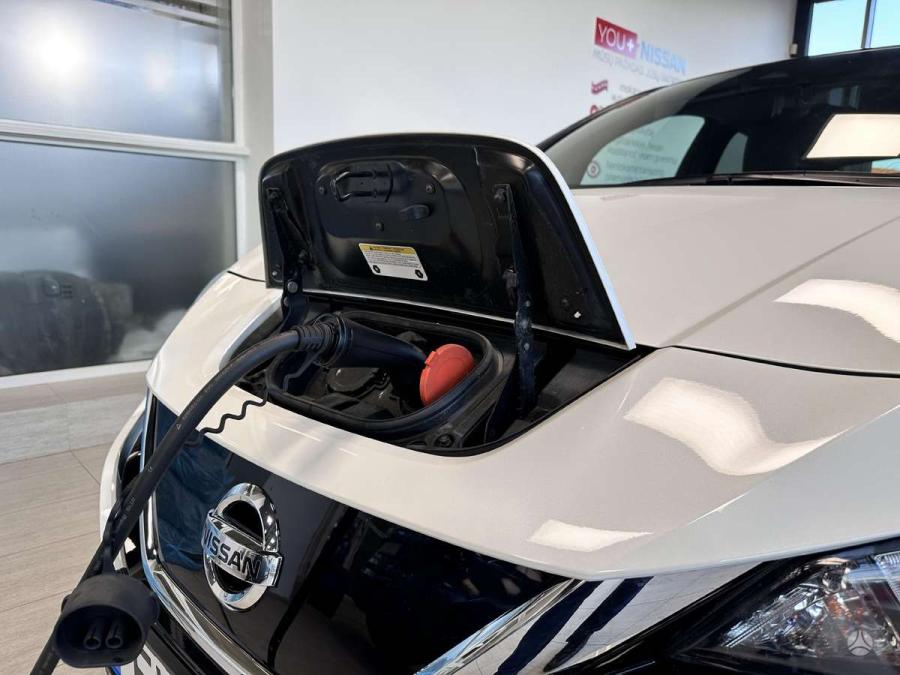 White Nissan Leaf 2021 in Klaipeda, with an engine capacity of 0.00 L and mileage of 91 thousand km for 16900 €, photo 33 on AUTOMOTO.COM.LV
