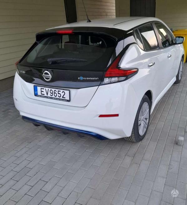 White Nissan Leaf 2021 in Palanga, with an engine capacity of 0.00 L and mileage of 22 thousand km for 12100 €, photo 2 on AUTOMOTO.COM.LV