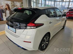 White Nissan Leaf 2021 in Liepaja, with an engine capacity of 0.00 L and mileage of 41 thousand km for 12900 €, photo 4 on AUTOMOTO.COM.LV