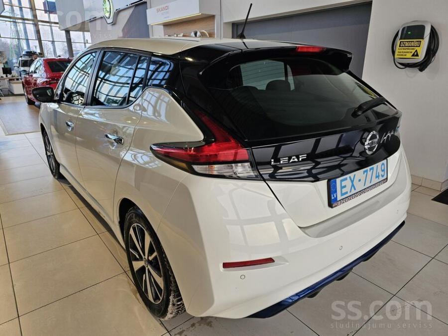 White Nissan Leaf 2021 in Liepaja, with an engine capacity of 0.00 L and mileage of 41 thousand km for 12900 €, photo 6 on AUTOMOTO.COM.LV
