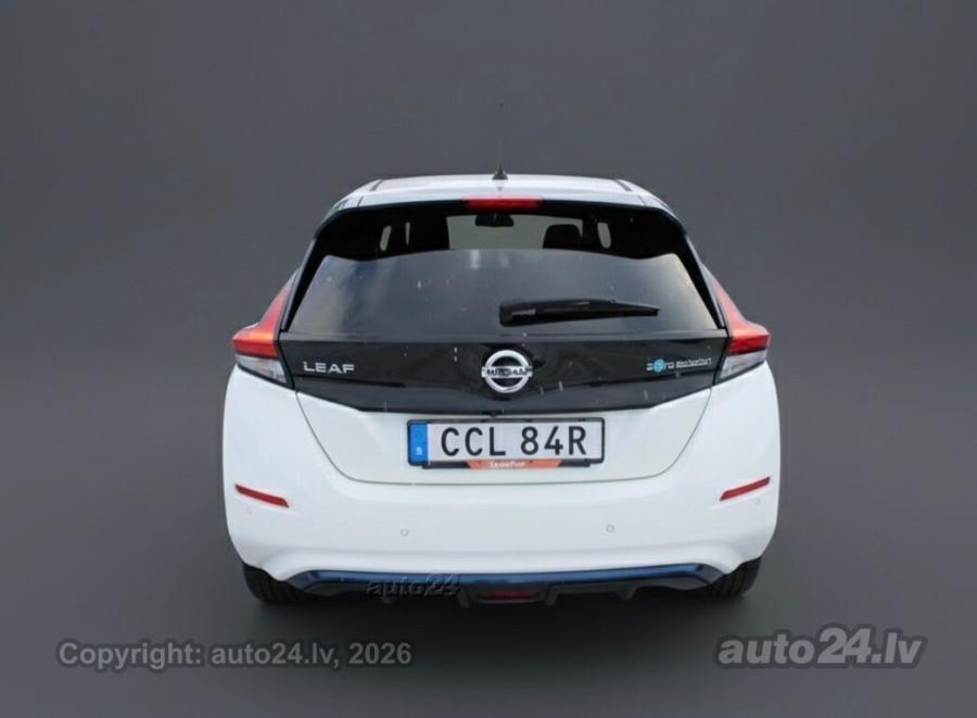 White Nissan Leaf 2021 in Parnu, with an engine capacity of 0.00 L and mileage of 60 thousand km for 13500 €, photo 3 on AUTOMOTO.COM.LV