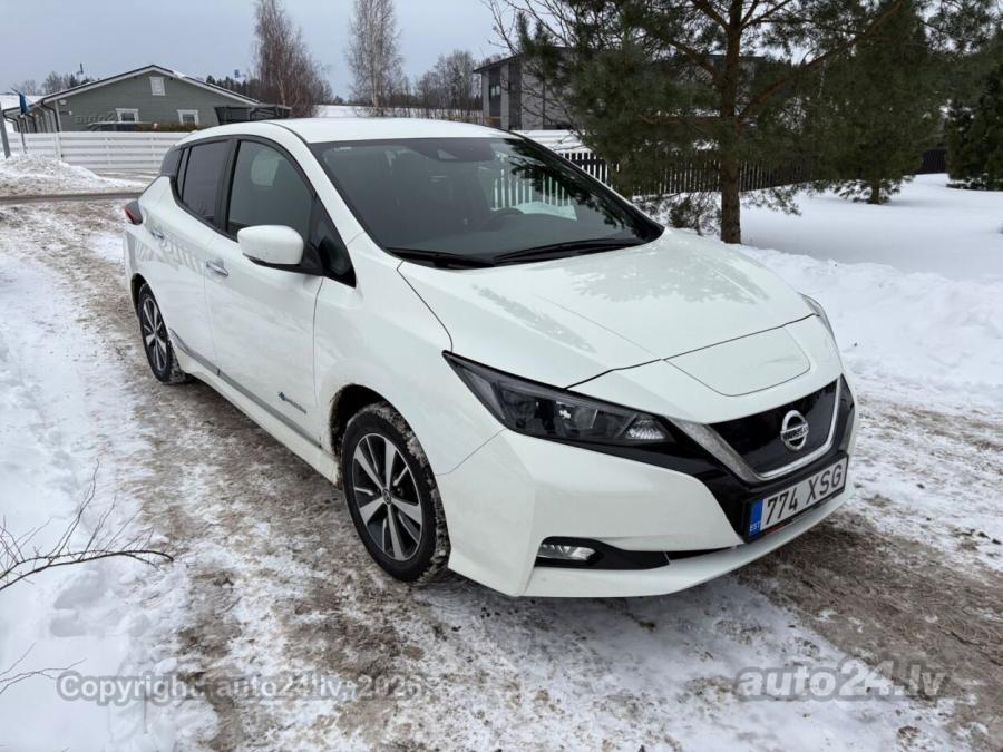 White Nissan Leaf 2021 in Tallinn, with an engine capacity of 0.00 L and mileage of 90 thousand km for 14800 €, photo 3 on AUTOMOTO.COM.LV