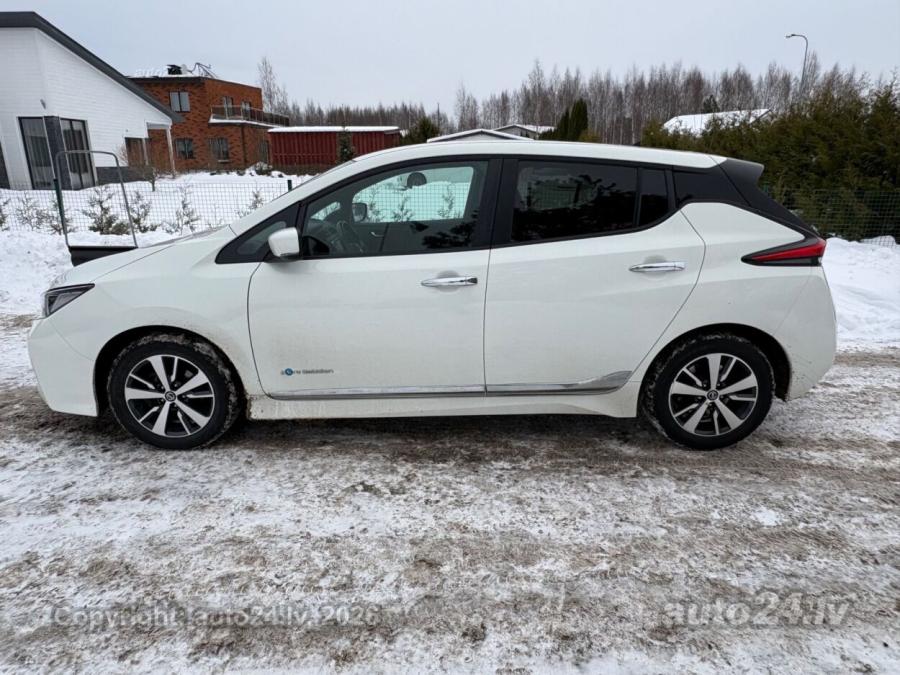 White Nissan Leaf 2021 in Tallinn, with an engine capacity of 0.00 L and mileage of 90 thousand km for 14800 €, photo 4 on AUTOMOTO.COM.LV