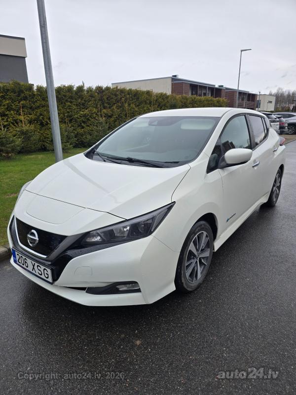Balts Nissan Leaf 2021 Tallina, ar dzinēja tilpumu 0.00 L un nobraukumu 85 tūkst. km par 14900 €, foto 1 vietnē AUTOMOTO.COM.LV