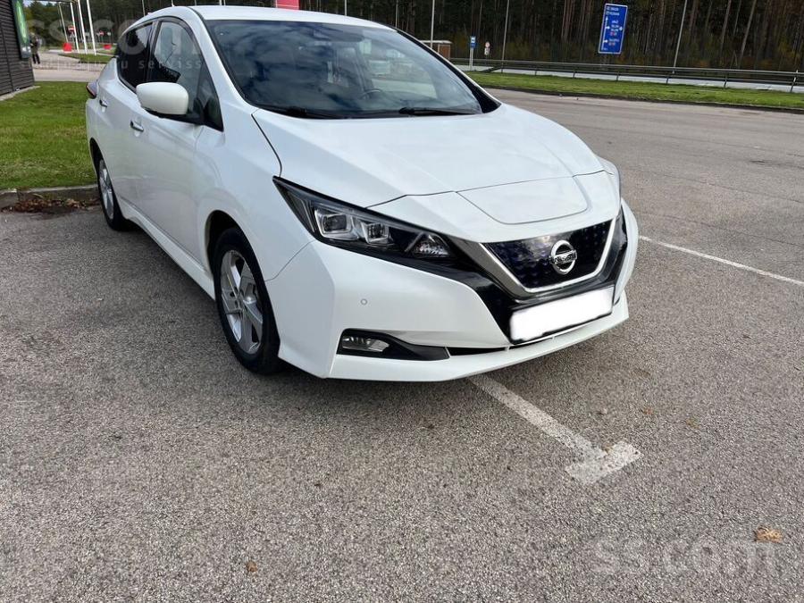 White Nissan Leaf 2021 in Riga, with an engine capacity of 0.00 L and mileage of 88 thousand km for 12000 €, photo 1 on AUTOMOTO.COM.LV