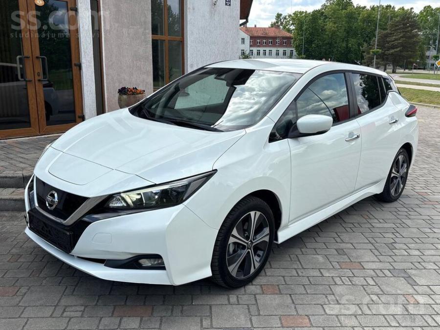 White Nissan Leaf 2021 in Jelgava, with an engine capacity of 0.00 L and mileage of 109 thousand km for 16500 €, photo 1 on AUTOMOTO.COM.LV