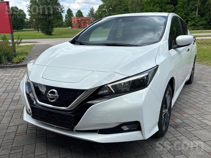 White Nissan Leaf 2021 in Jelgava, with an engine capacity of 0.00 L and mileage of 109 thousand km for 16500 €, photo 6 on AUTOMOTO.COM.LV